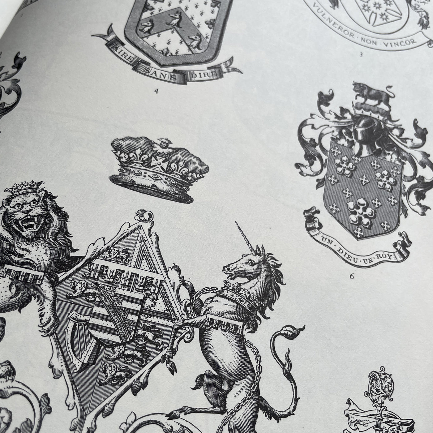 Hand Engraved Crest 18k Yellow Gold Round Signet Ring - From Your Desi